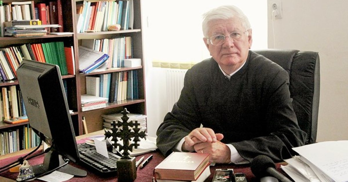 Părintele profesor academician Mircea Păcurariu - un preot, un cărturar ...