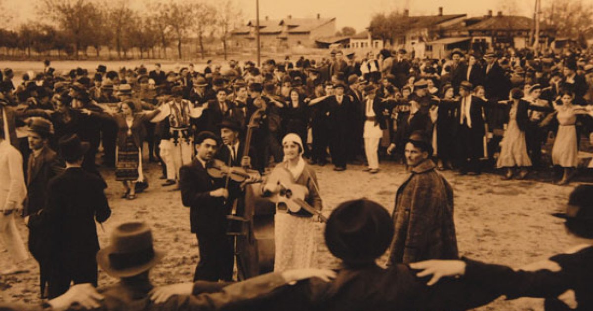 Dansul popular în fotografii la Muzeul Etnografic al Transilvaniei