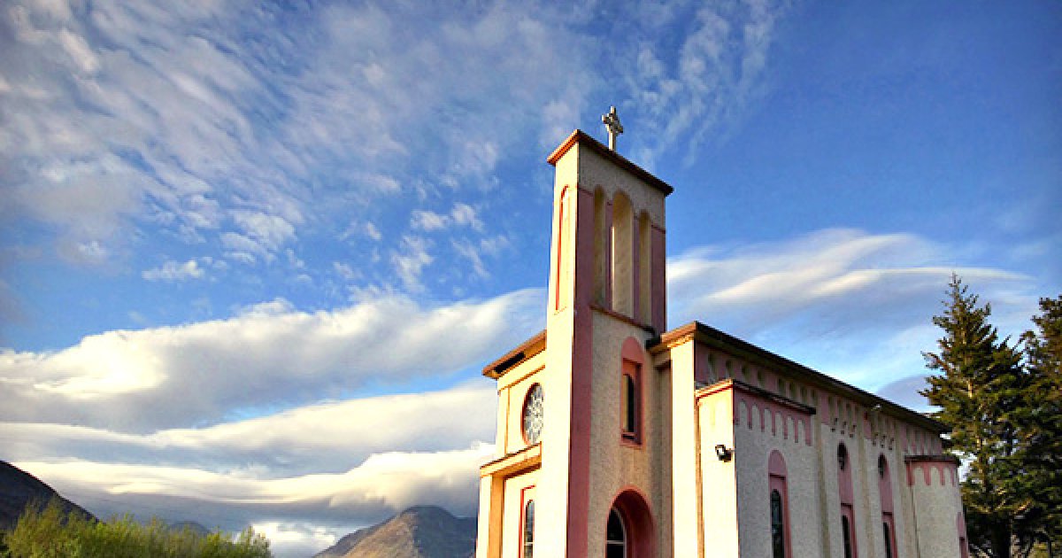 Lumea, paradis terestru sau pronaos al Împărăţiei lui Dumnezeu?