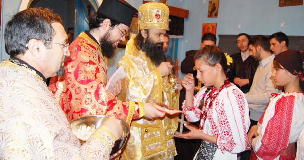 Liturghie arhierească în Parohia Stamora Germană