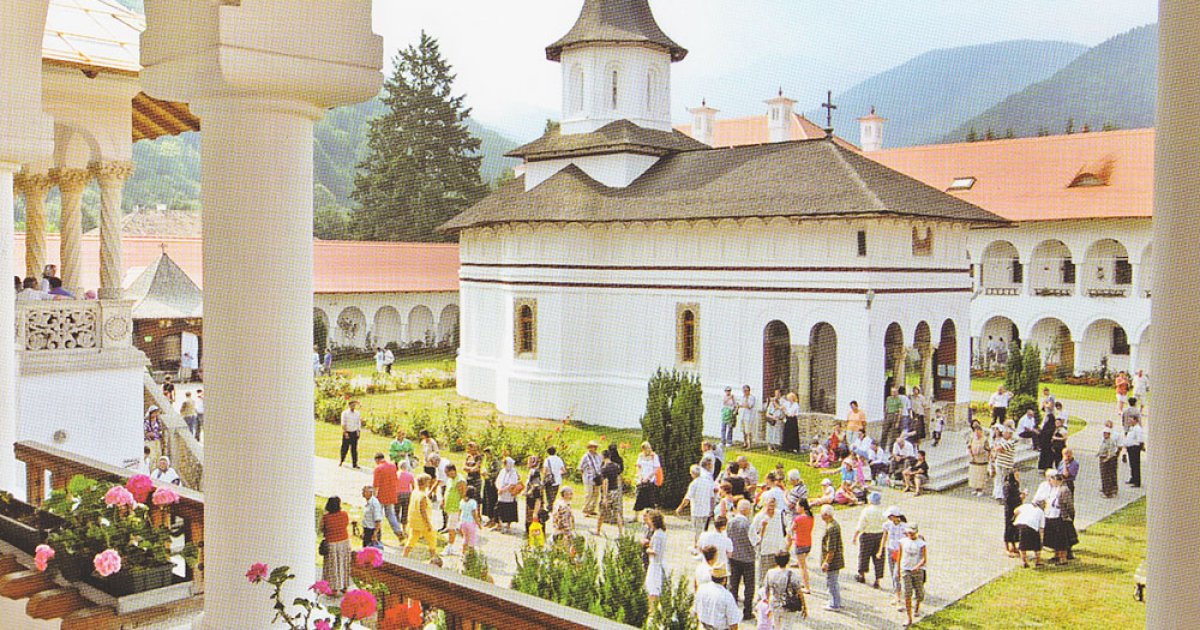 Bucuria Învierii la mănăstirile din România