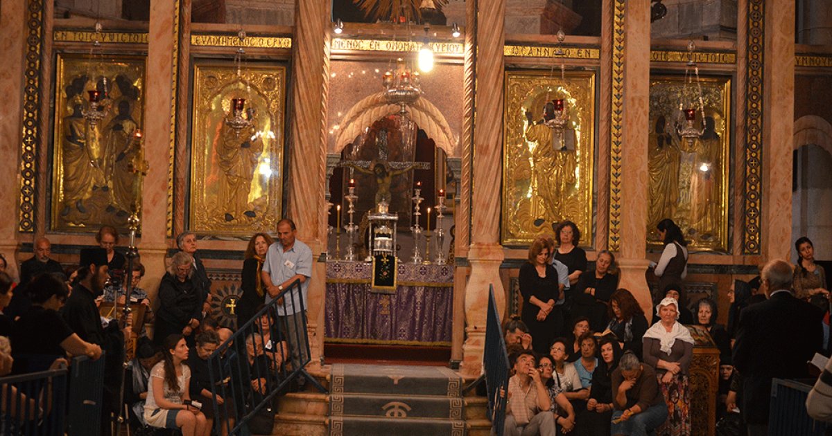 Lumina Învierii la Mormântul Sfânt