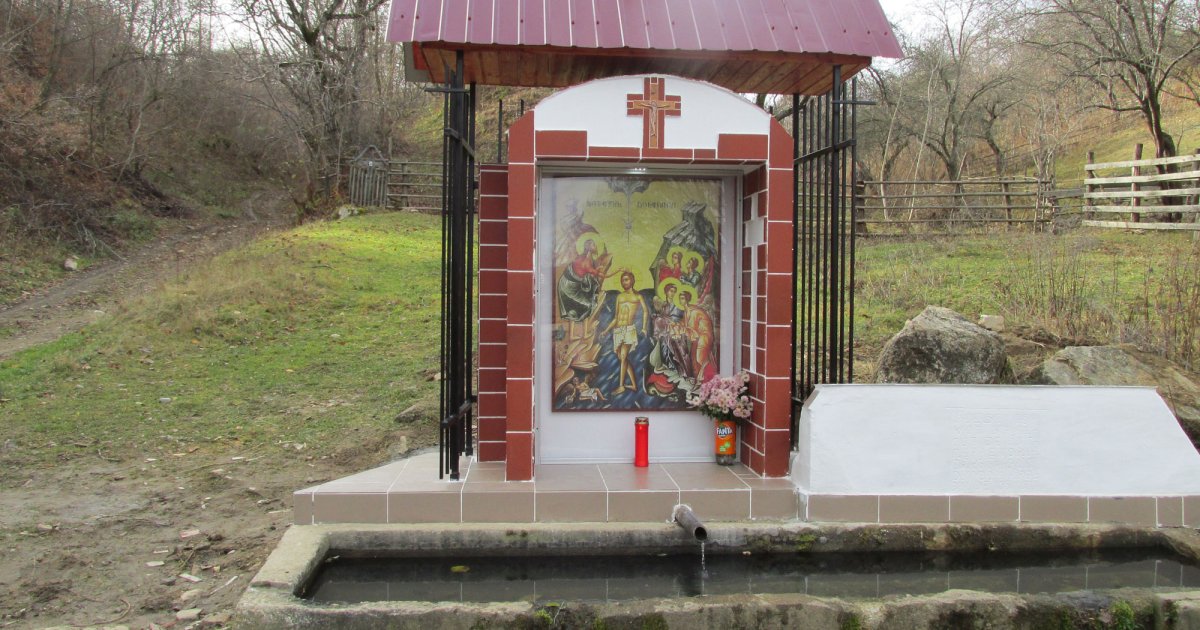 Troiță ridicată „La Obârșie” în satul Rod, județul Sibiu