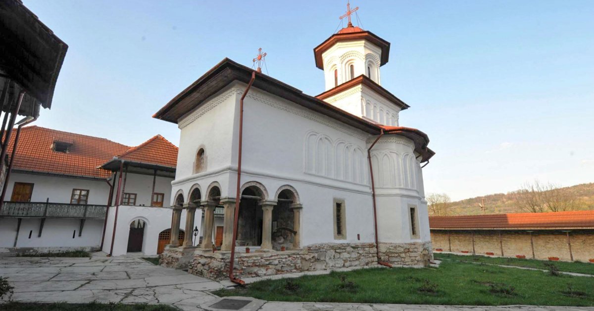 Mănăstirile Pahomie, Pătrunsa şi Sărăcineşti