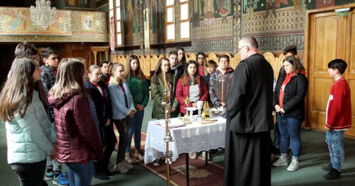 Proscomidia ca „lecţie deschisă” la Biserica „Sfinţii Apostoli Petru şi ...