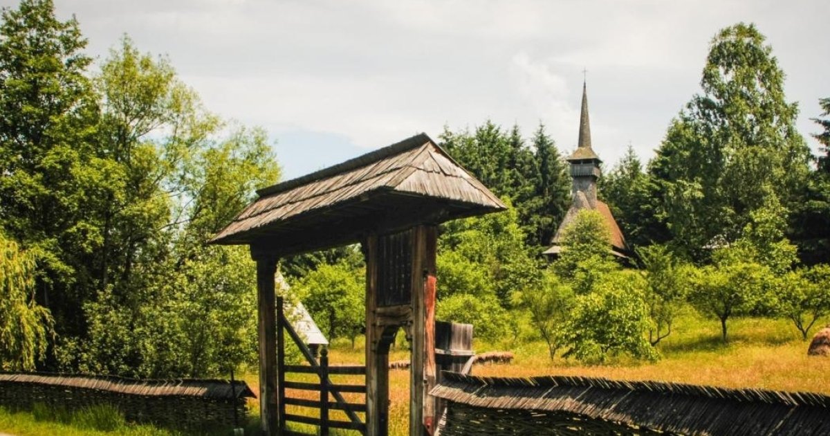 Satul românesc, spațiu de cultură şi permanență