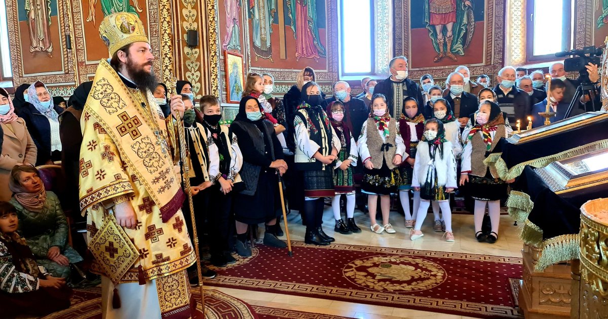Binecuvântare arhierească în Parohia Calafindești, Suceava