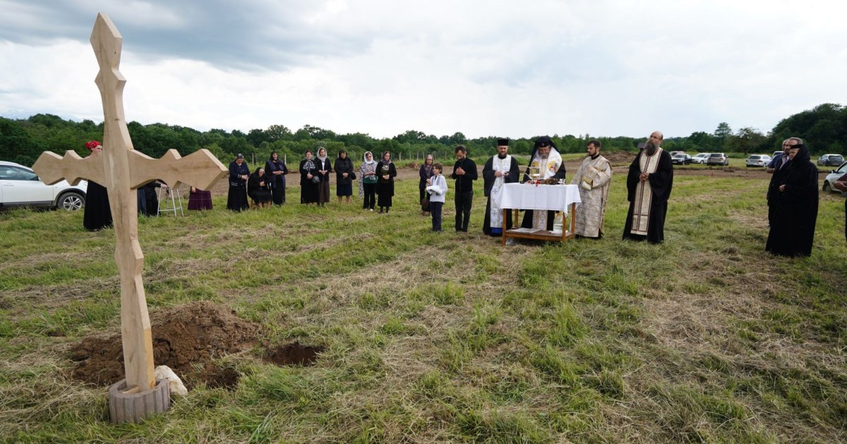 Piatră de temelie pentru Mănăstirea „Sfântul Serafim de Sarov” de la ...