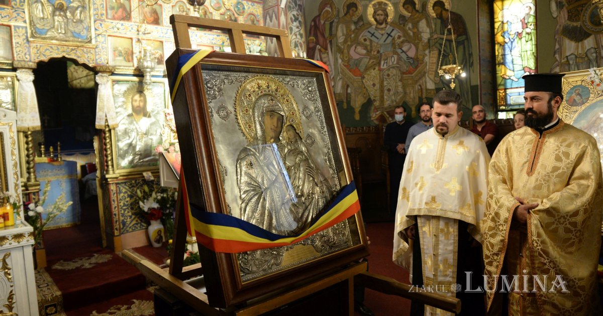 Icoana Maicii Domnului de la Letca Nouă a ajuns în București