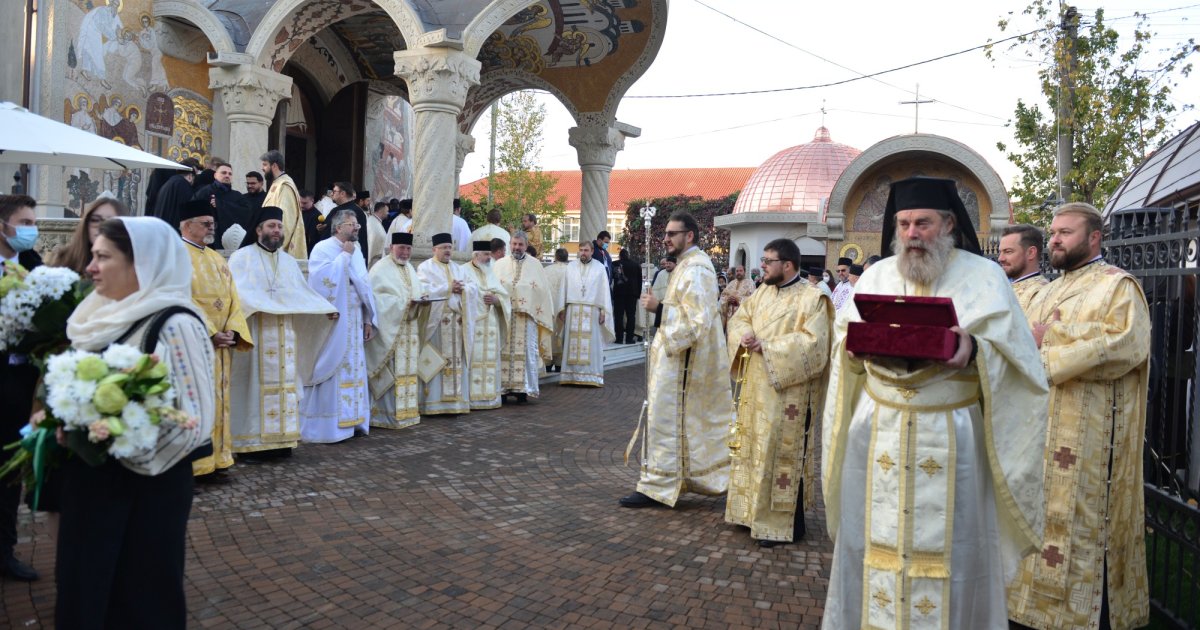Una dintre cele mai frumoase biserici nou construite în Iași, sfințită ...