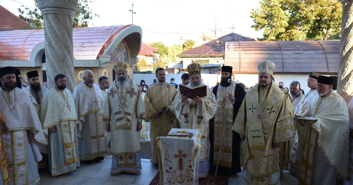 Una dintre cele mai frumoase biserici nou construite în Iași, sfințită ...