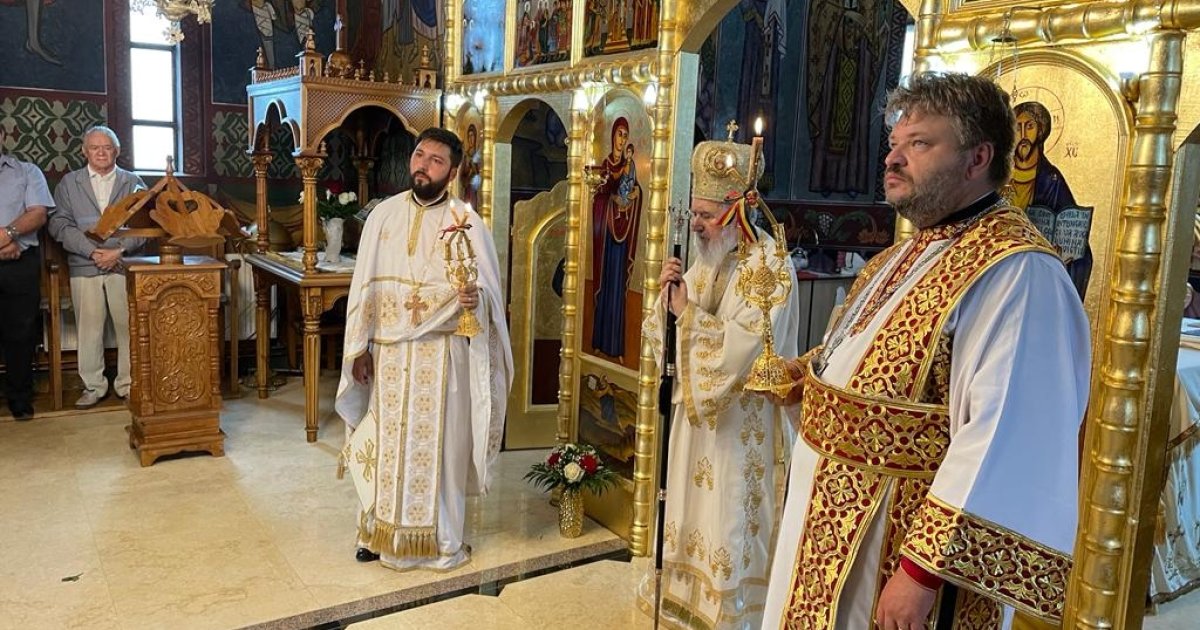Sfințirea catapetesmei bisericii din Prunișor, județul Arad