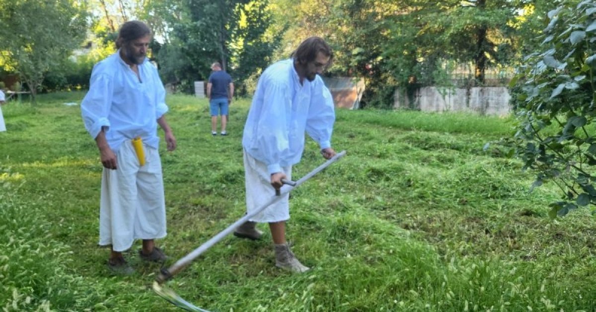 Descoperirea cositului fânului la parohia românească din Verona, Italia