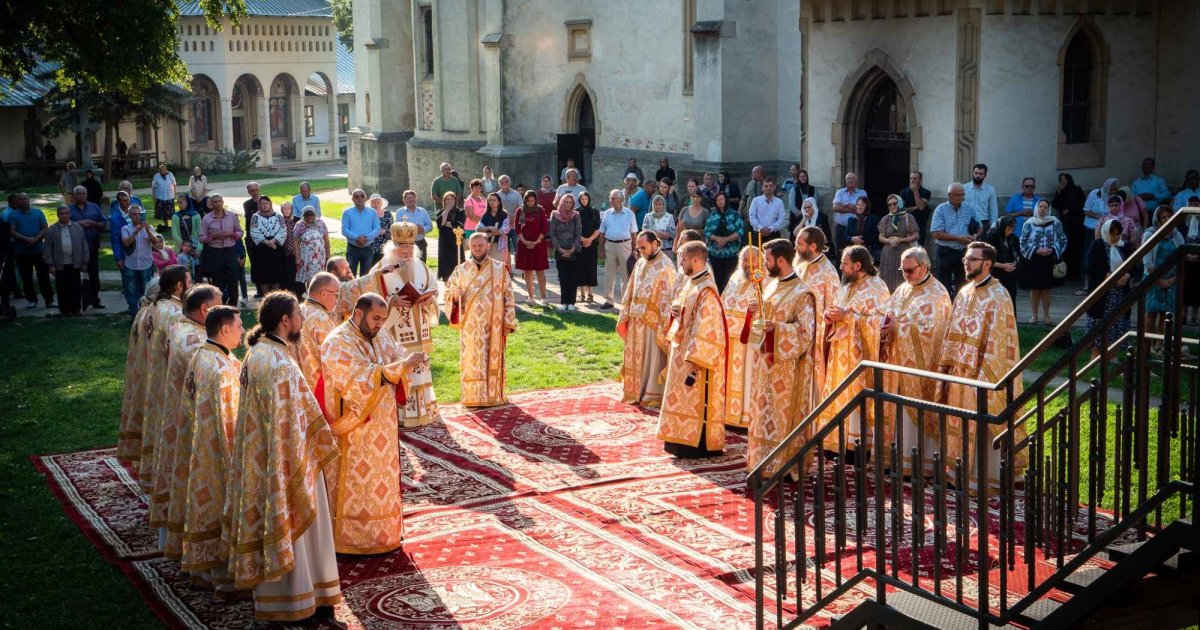Liturghie arhierească la Catedrala Arhiepiscopală din Suceava