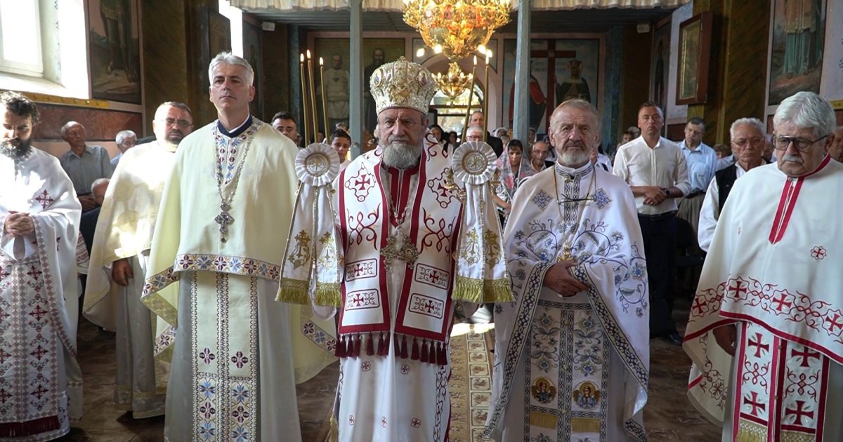 Sfinţirea bisericilor din localităţile braşovene Mărgineni şi Văleni