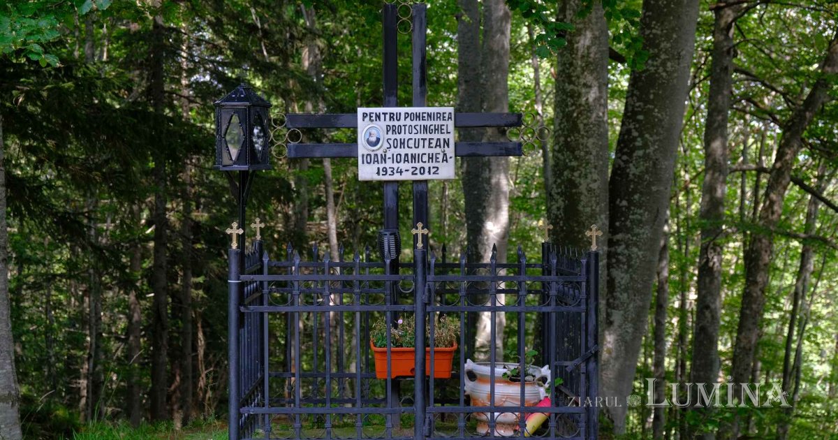 Pridvorul cerului de la Schitul „Sfânta Ana” - Cota 1400 | Poza 8