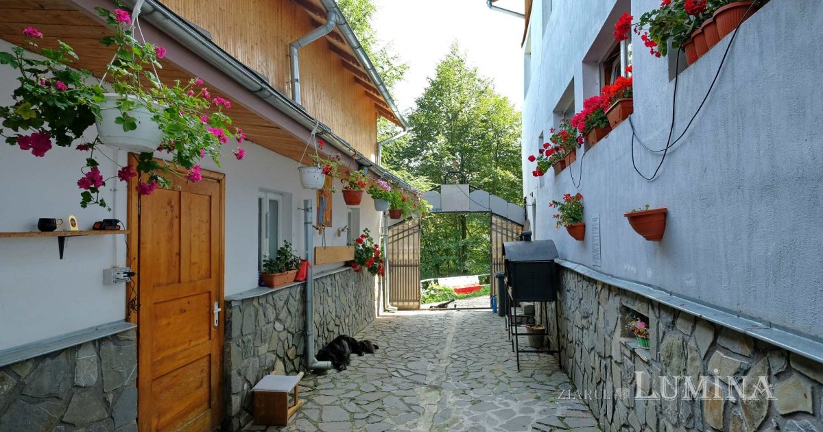 Pridvorul cerului de la Schitul „Sfânta Ana” - Cota 1400 | Poza 17