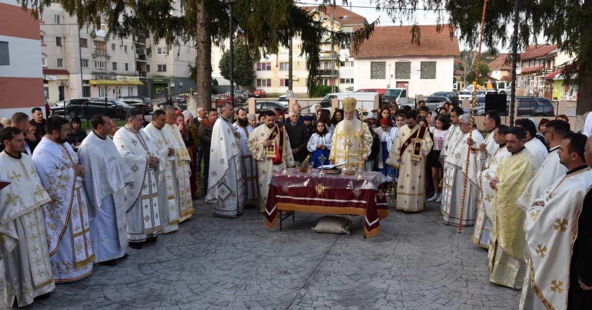 Înnoirea veșmântului sfințeniei pentru catedrala din orașul Strehaia