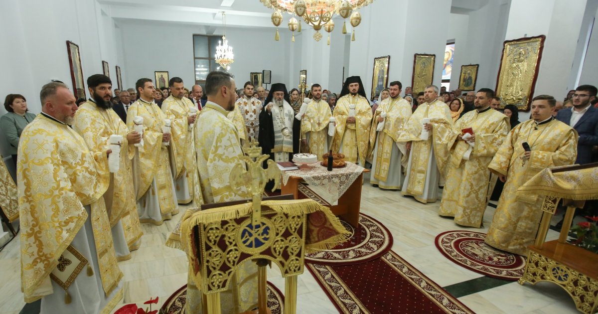 Moment de împlinire la o biserică din Râmnicu Sărat | Poza 1