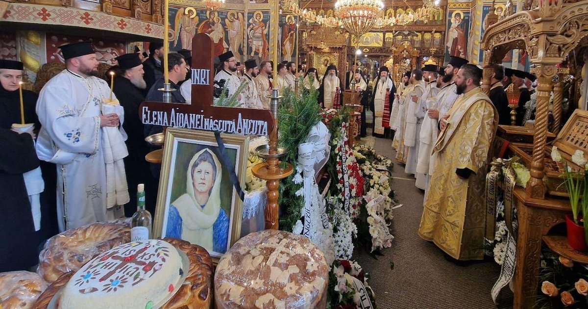 Ochii plânși de prunc însingurat...