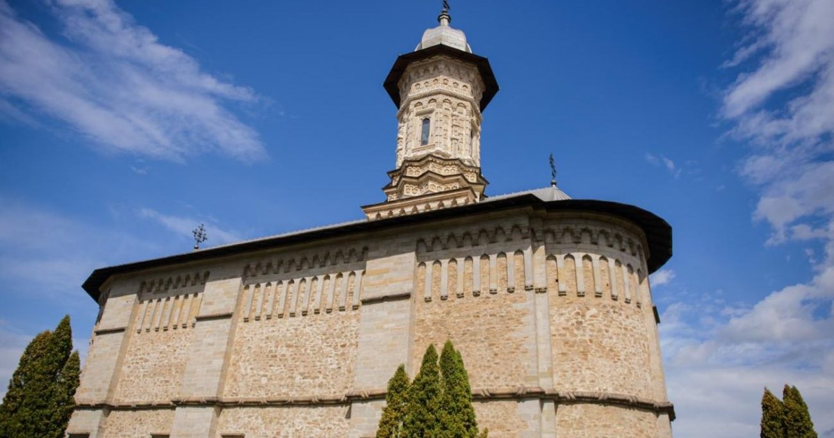 Dragomirna, loc al sfinților și al luminii