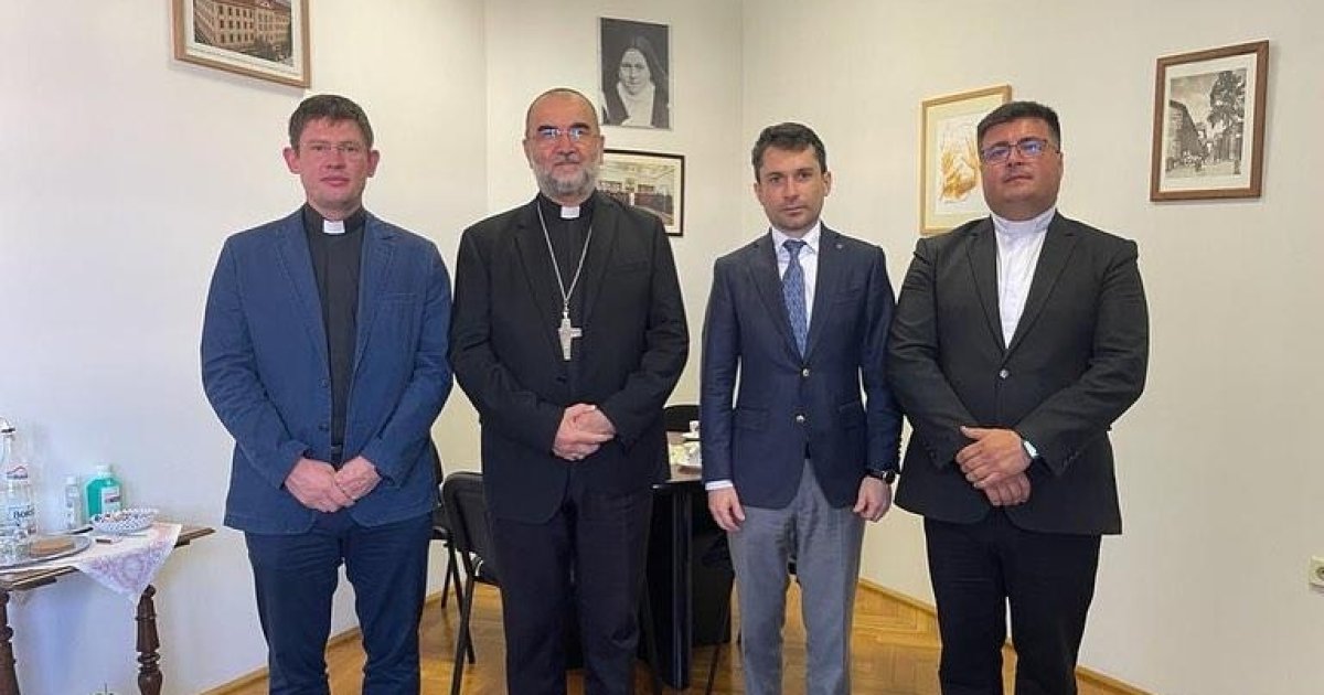 Secretarul de stat pentru Culte, Ciprian Olinici, în vizită de lucru la ...