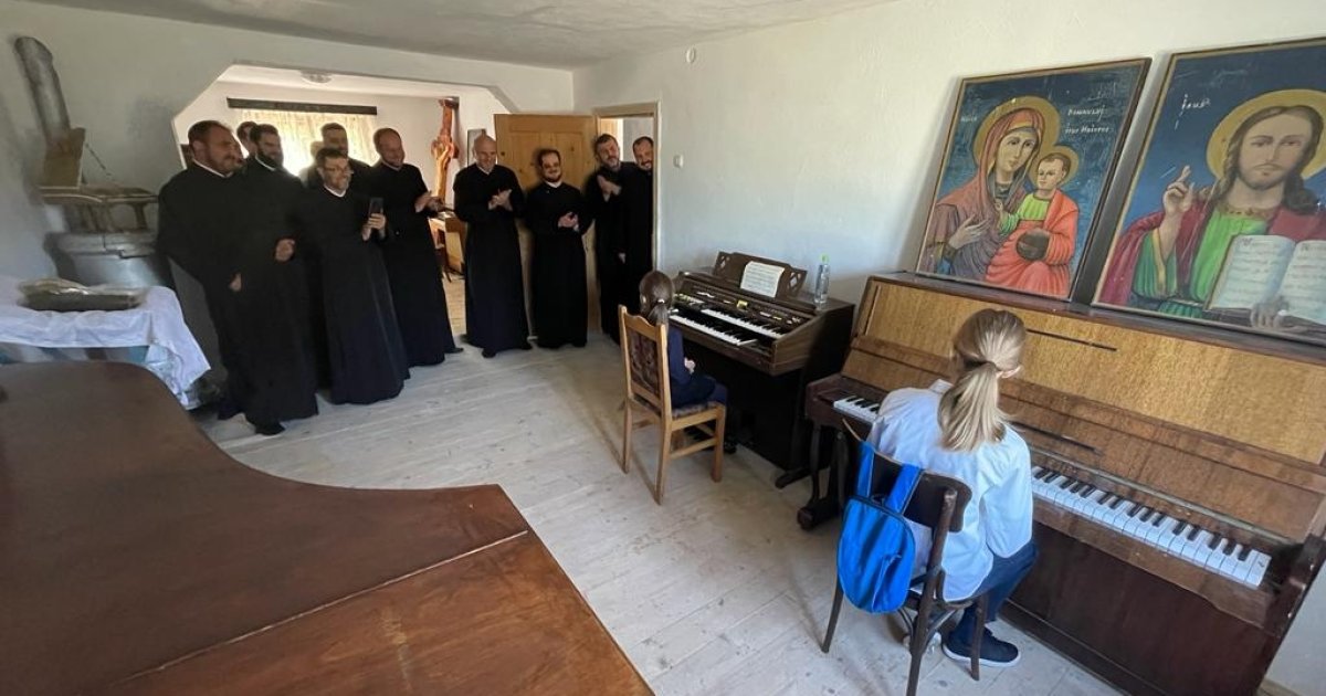 Diortosirea recitativului liturgic discutată de preoții de pe Valea ...