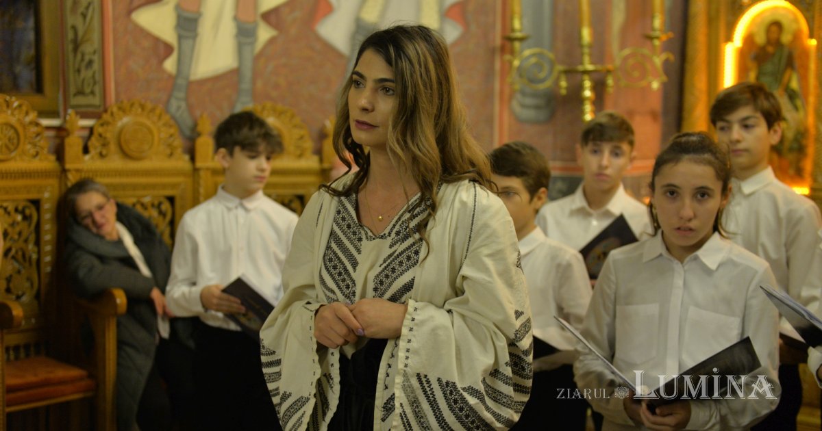 Nașterea Domnului vestită prin colind la Biserica Mărcuța | Poza 3