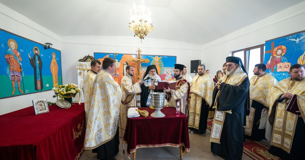 Doi ierarhi au sfințit așezământul social din Rediu, Neamț