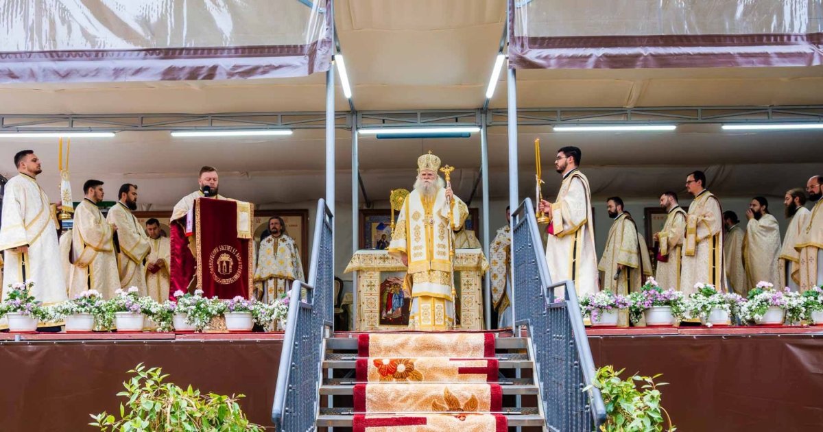 Slujire arhierească la catedrala din Suceava
