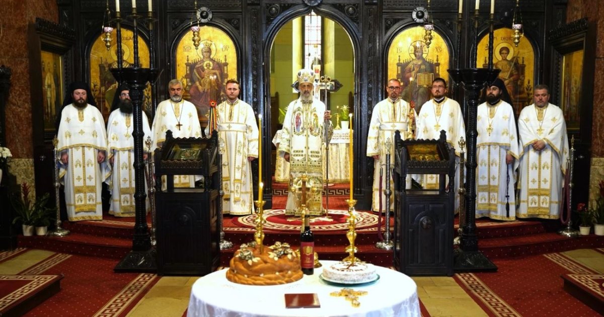 Slujire arhierească la Catedrala Arhiepiscopală din Alba Iulia