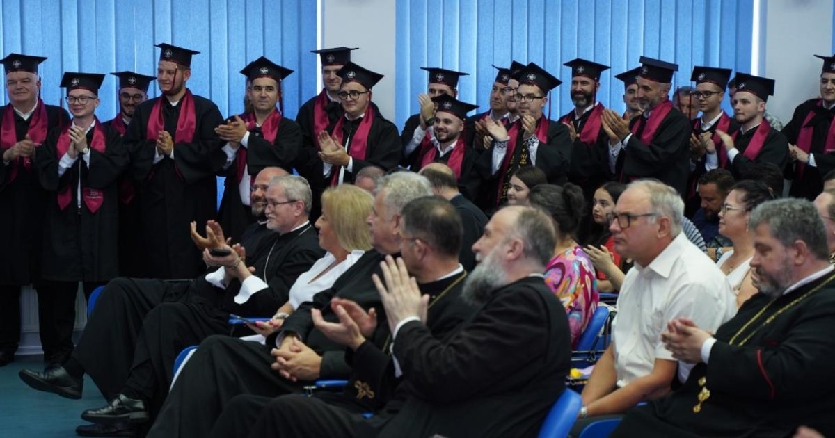 Festivitatea de absolvire la Facultatea de Teologie Ortodoxă din Alba ...