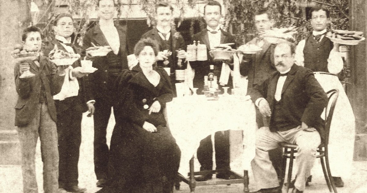 O vizită în casele bucureștene din prima jumătate a secolului XX