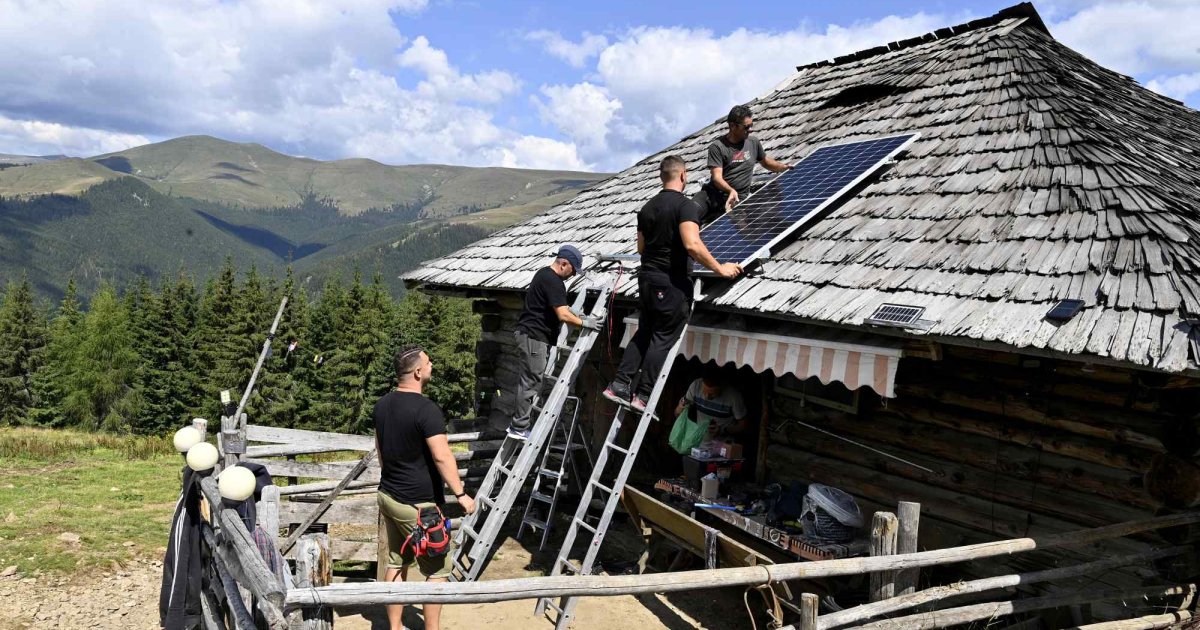 Peste 5.000 de locuințe fără curent electric