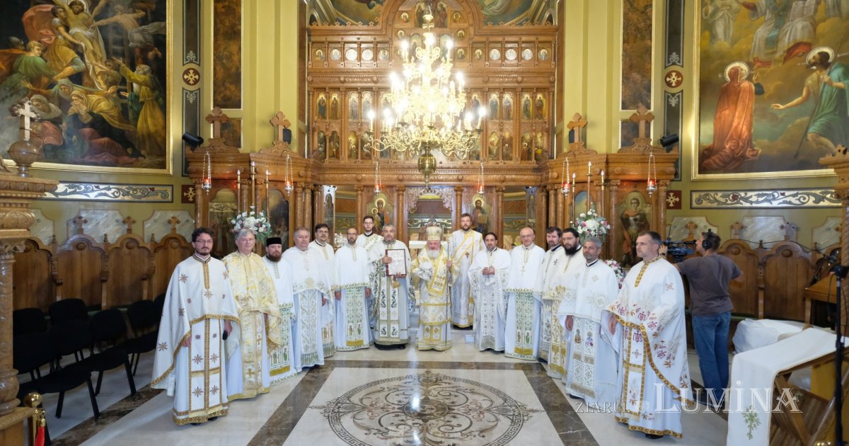 Veșmânt de har pentru biserica Sfântului Gheorghe din cartierul ...