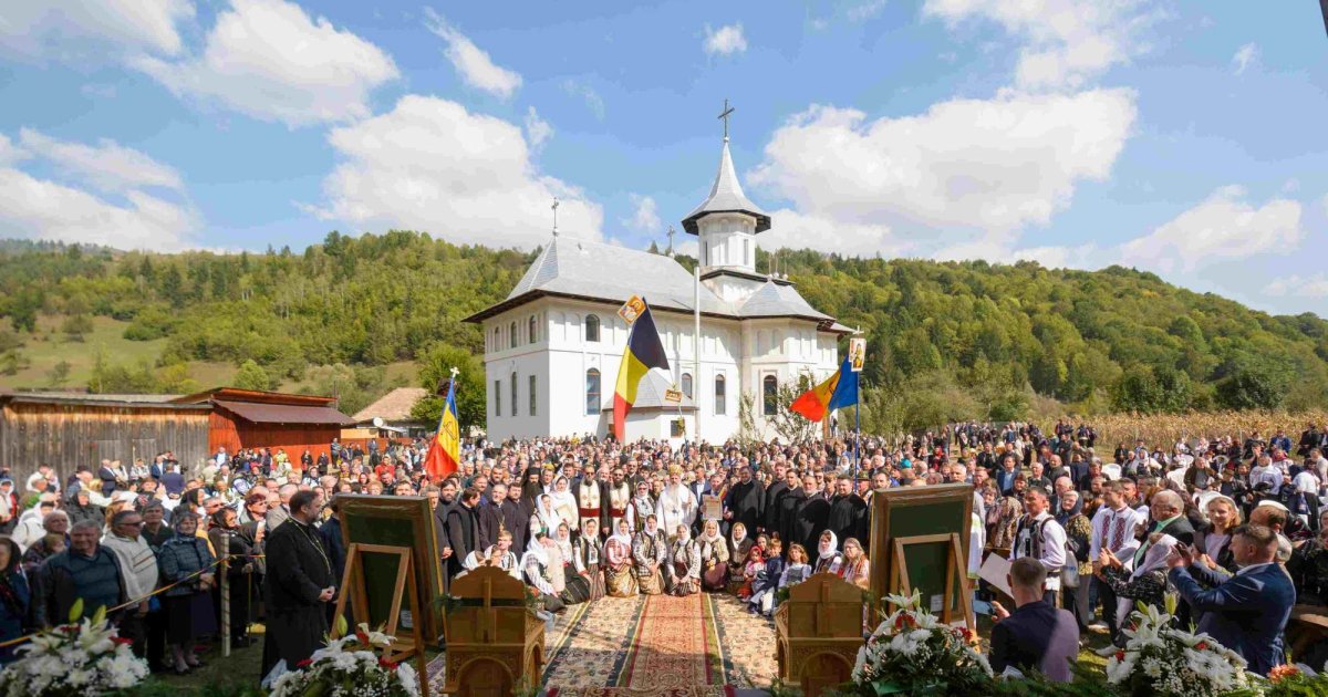 Sfințire de biserică la Telec - Bicazu Ardelean | Poza 1