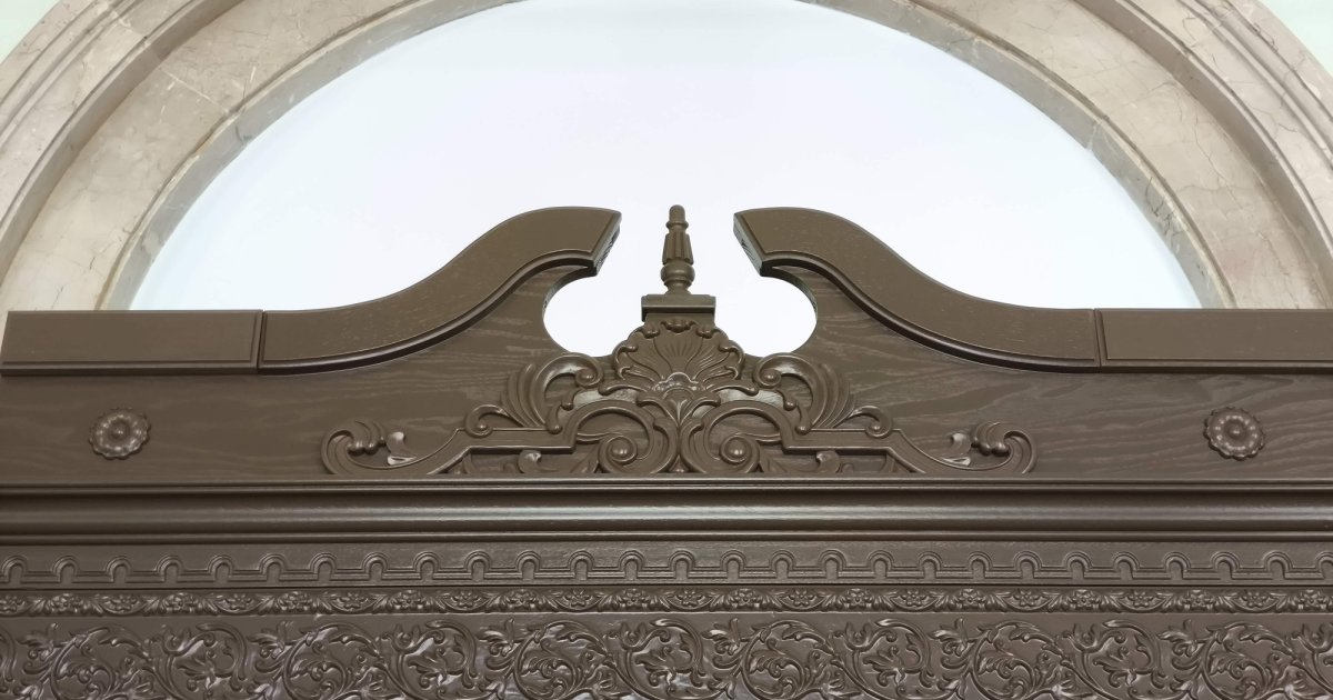 La Vatra Dornei, o clădire-simbol dezmorțește orașul | Poza 15