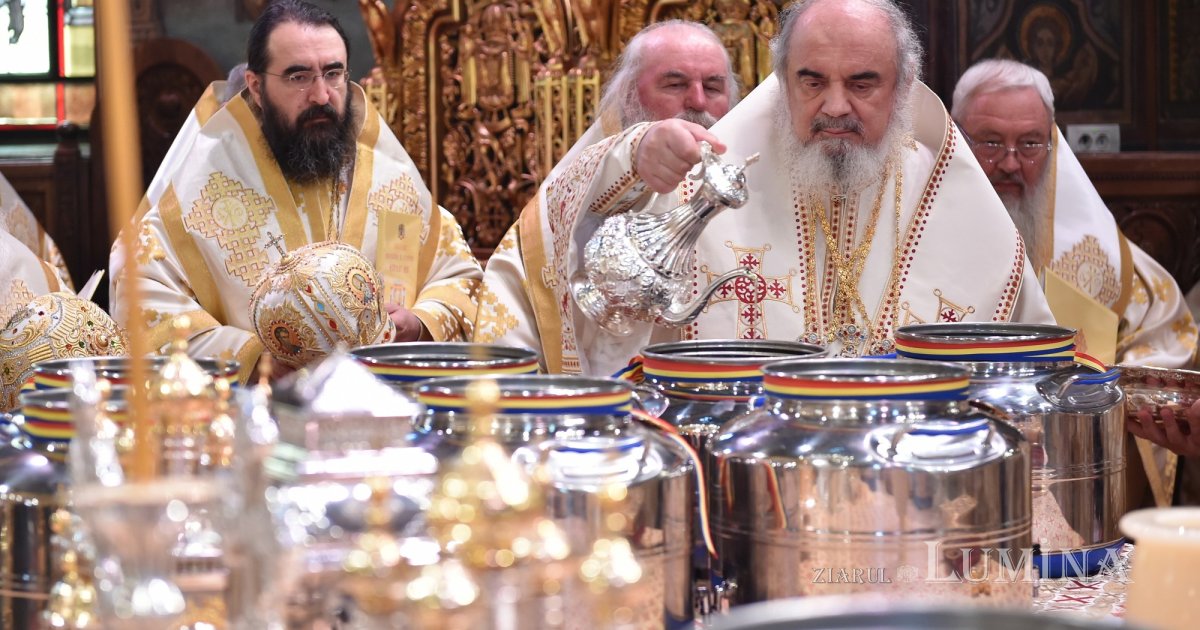 Sfințirea Marelui Mir - moment sfânt şi solemn al Centenarului ...