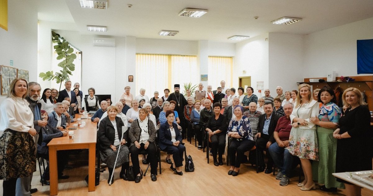 Vizită arhierească la Centrul de zi pentru vârstnici „Tinerețe fără ...