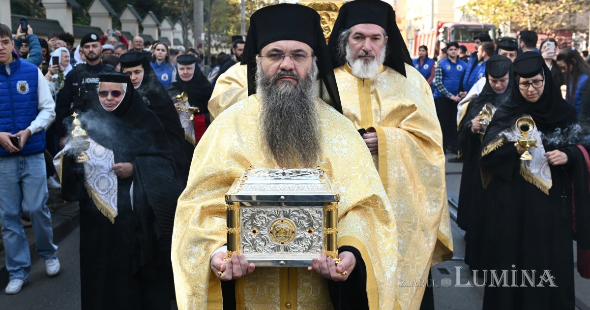 Îmbrățișarea sfinților pe Dealul Patriarhiei | Poza 12