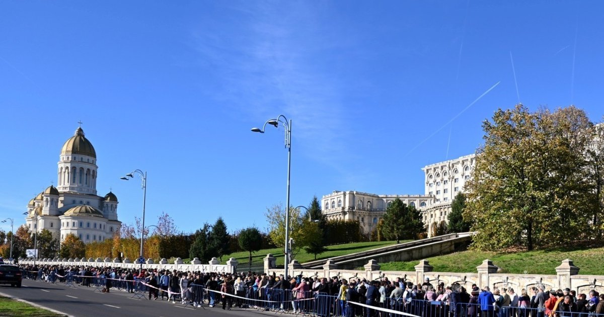 Prelungirea programului de închinare prin Sfântul Altar al Catedralei ...