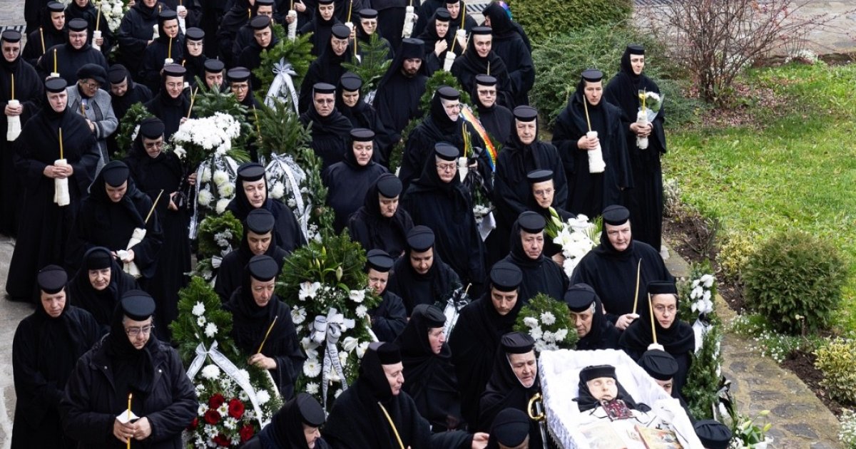 Stavrofora Ierusalima Ghibu, stareța Mănăstirii Râmeț, un simbol al ...