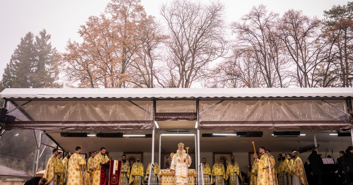 Slujire arhierească la Catedrala din Suceava