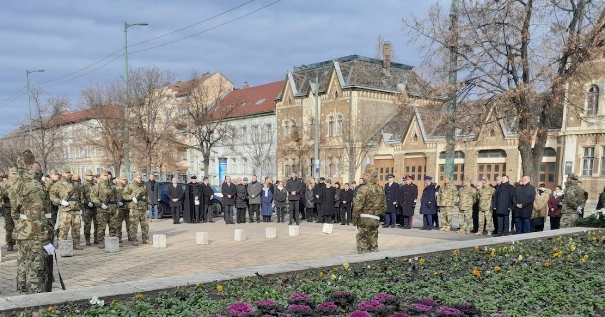 Binecuvântare cu agheasmă la sediul Consulatului României din Seghedin ...